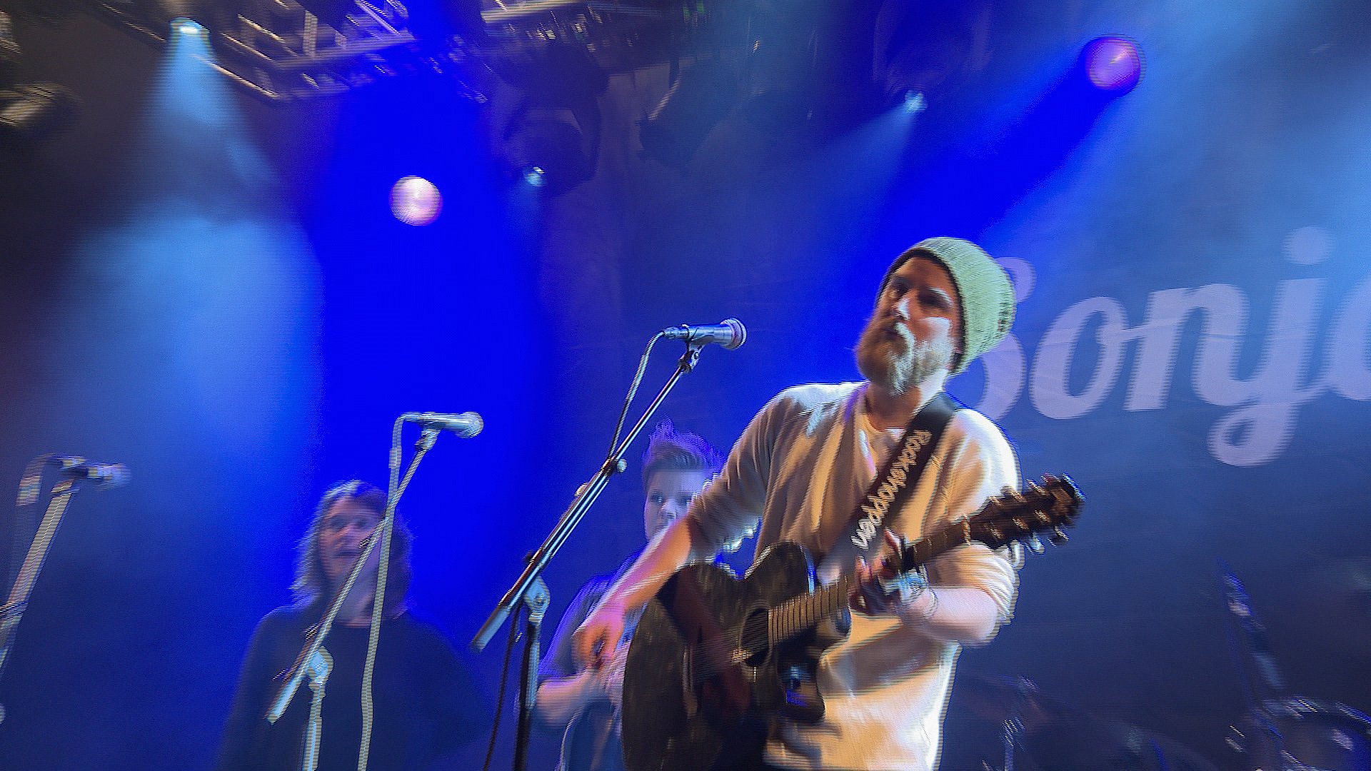 Kultband spiller for fulde huse: Meget bedre end Grand Prix | TV2 ... Kultband spiller for fulde huse: Meget bedre end Grand Prix | TV2 ...