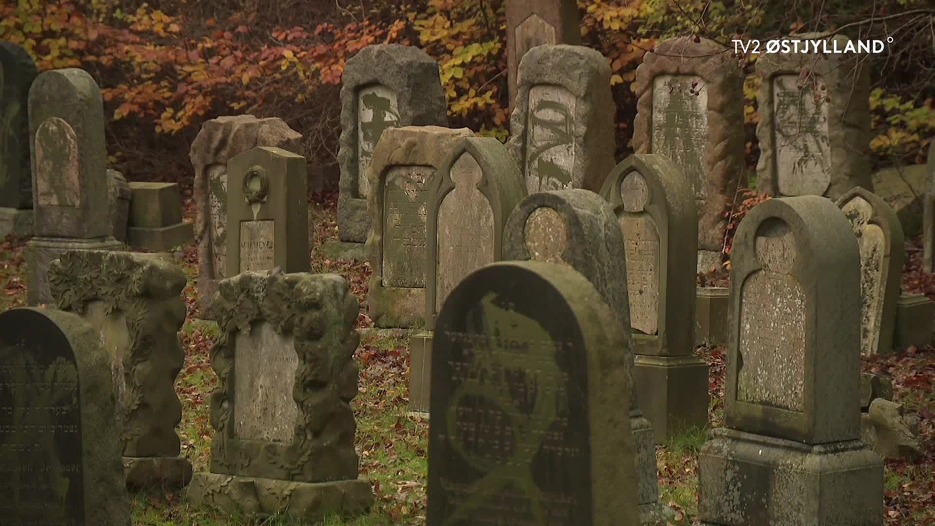 Hærværk mod jødisk gravplads: Fængslede får forlænget ... Hærværk mod jødisk gravplads: Fængslede får forlænget ...