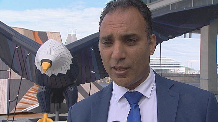Ærgrer sig over kunstners beslutning | TV2 Østjylland Ærgrer sig over kunstners beslutning | TV2 Østjylland